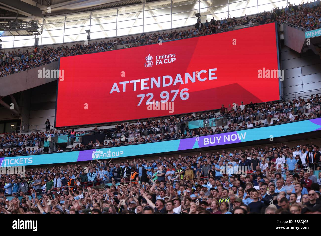 London, UK. 27th Apr, 2025. The electronic scoreboard shows the ...
