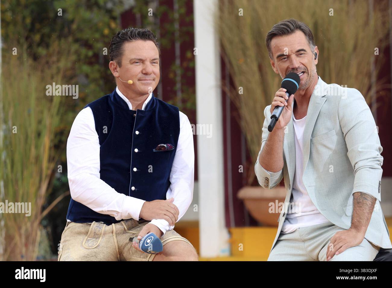Two real friends: Stefan Mross (singer / presenter / entertainer) and ...
