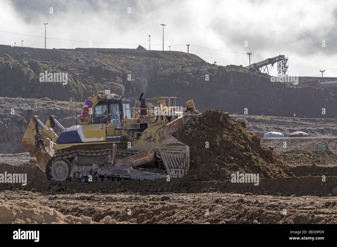 Largest model of dozer in the world works at an open cast coal mine ...