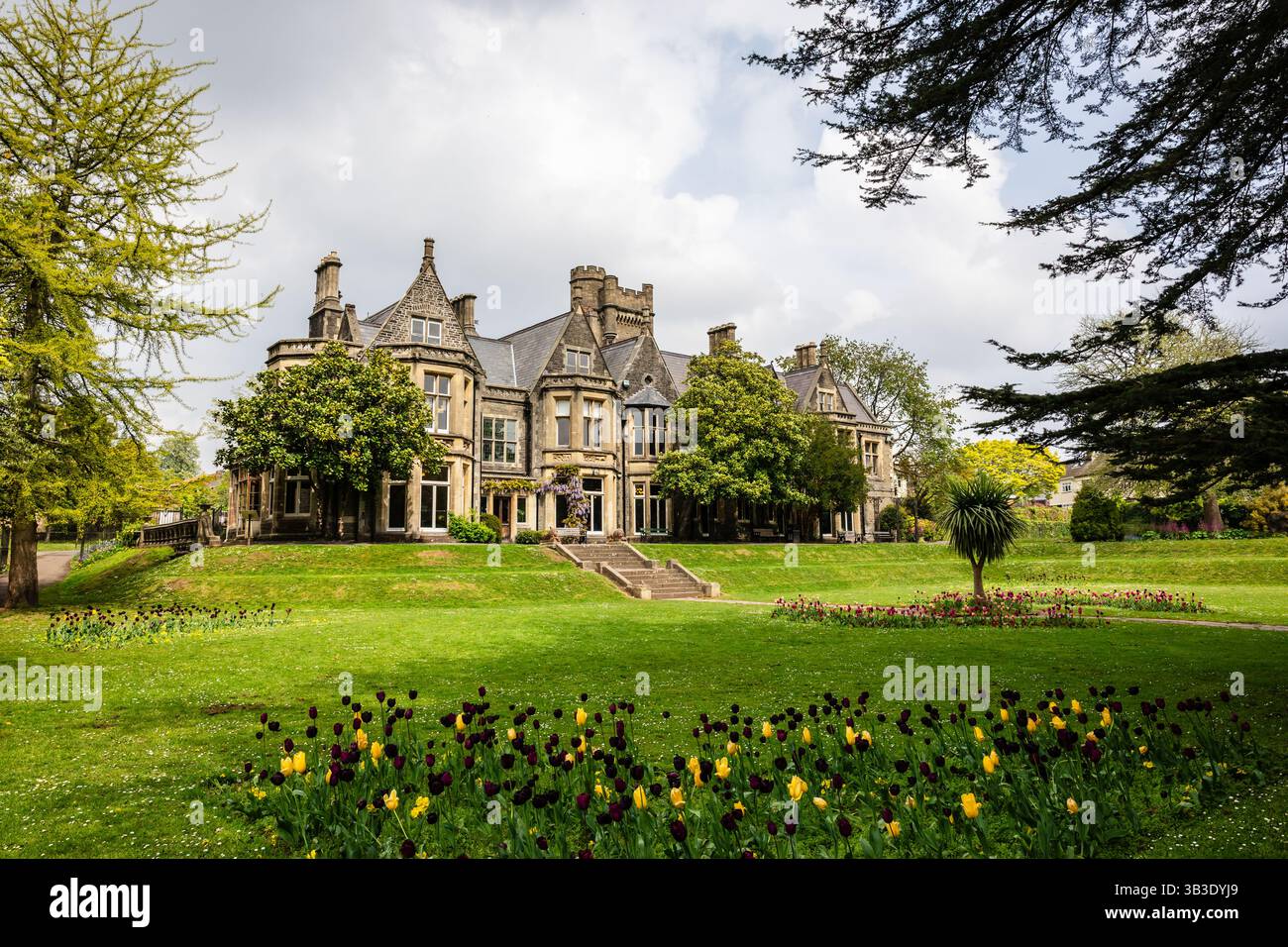 Insole Court Cardiff. Historical Building now used as a wedding venue ...