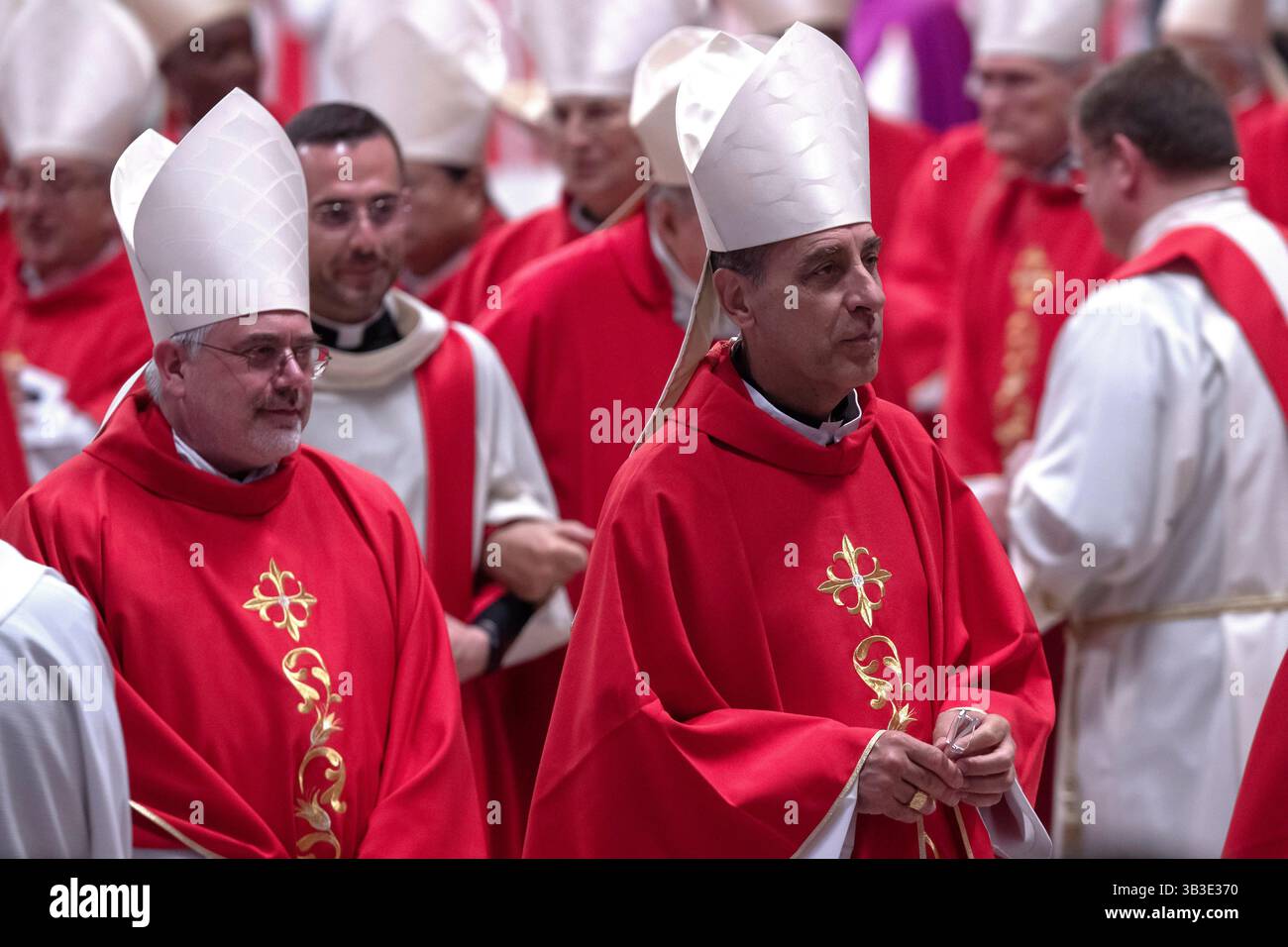 Vatican City, Vatican, 28 April 2025. Cardinals Fabio Baggio and Víctor ...