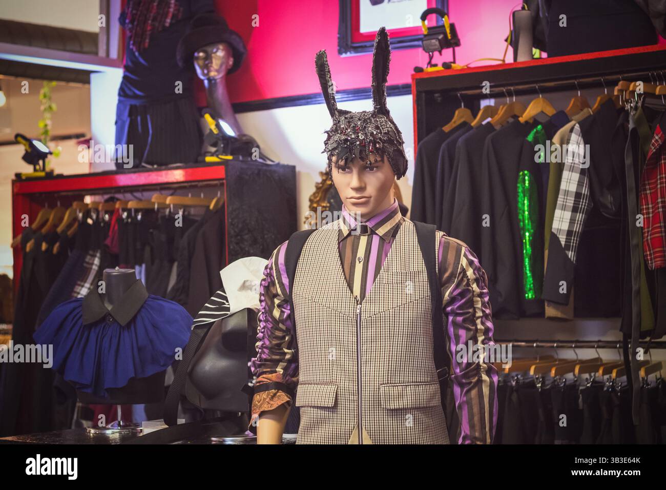 Vintage suit man hi-res stock photography and images - Alamy