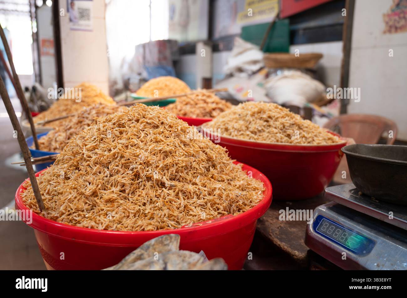 Fish market in Mumbai India, market stall with dry shrimps seafood ...