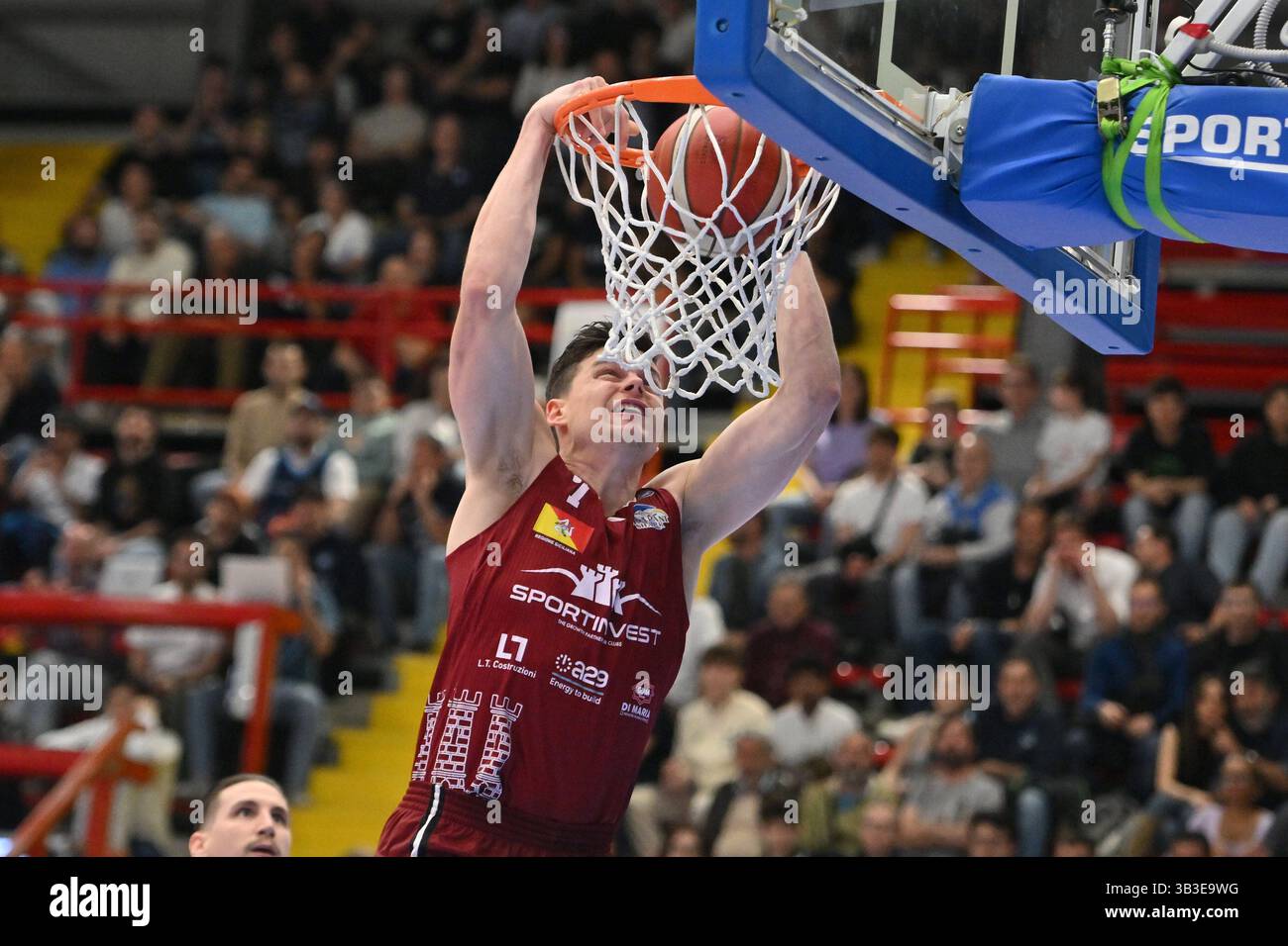 Naples, Italy. 29th Apr, 2025. Amar Alibegovic of Trapani Shark scores ...