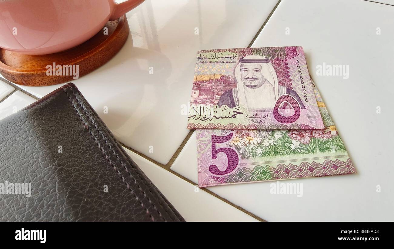 Saudi arabia stock market hi-res stock photography and images - Alamy