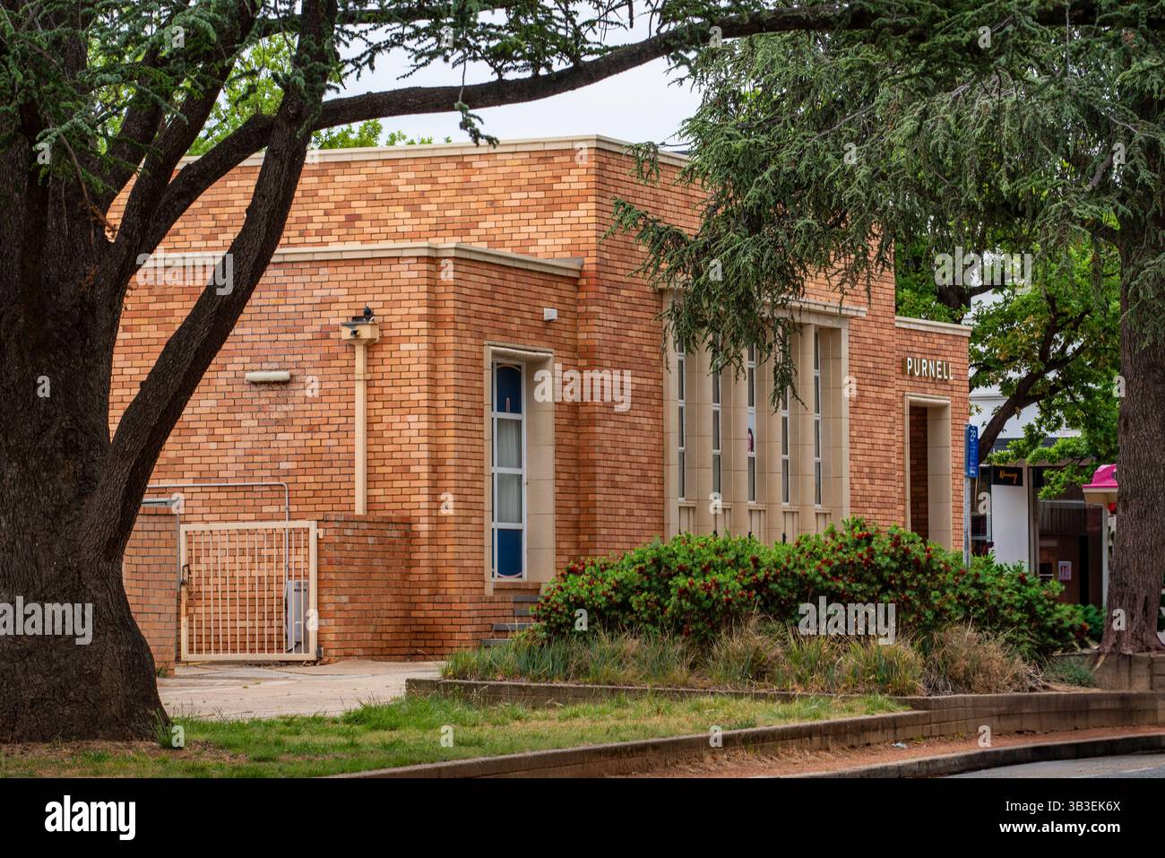 The 1951 Kingston Post Office building is of a Stripped Classical style ...