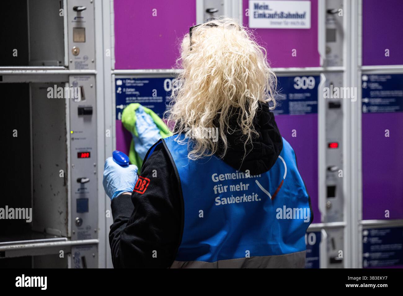 Berlin, Germany. 29th Apr, 2025. A DB employee cleans lockers. Deutsche ...