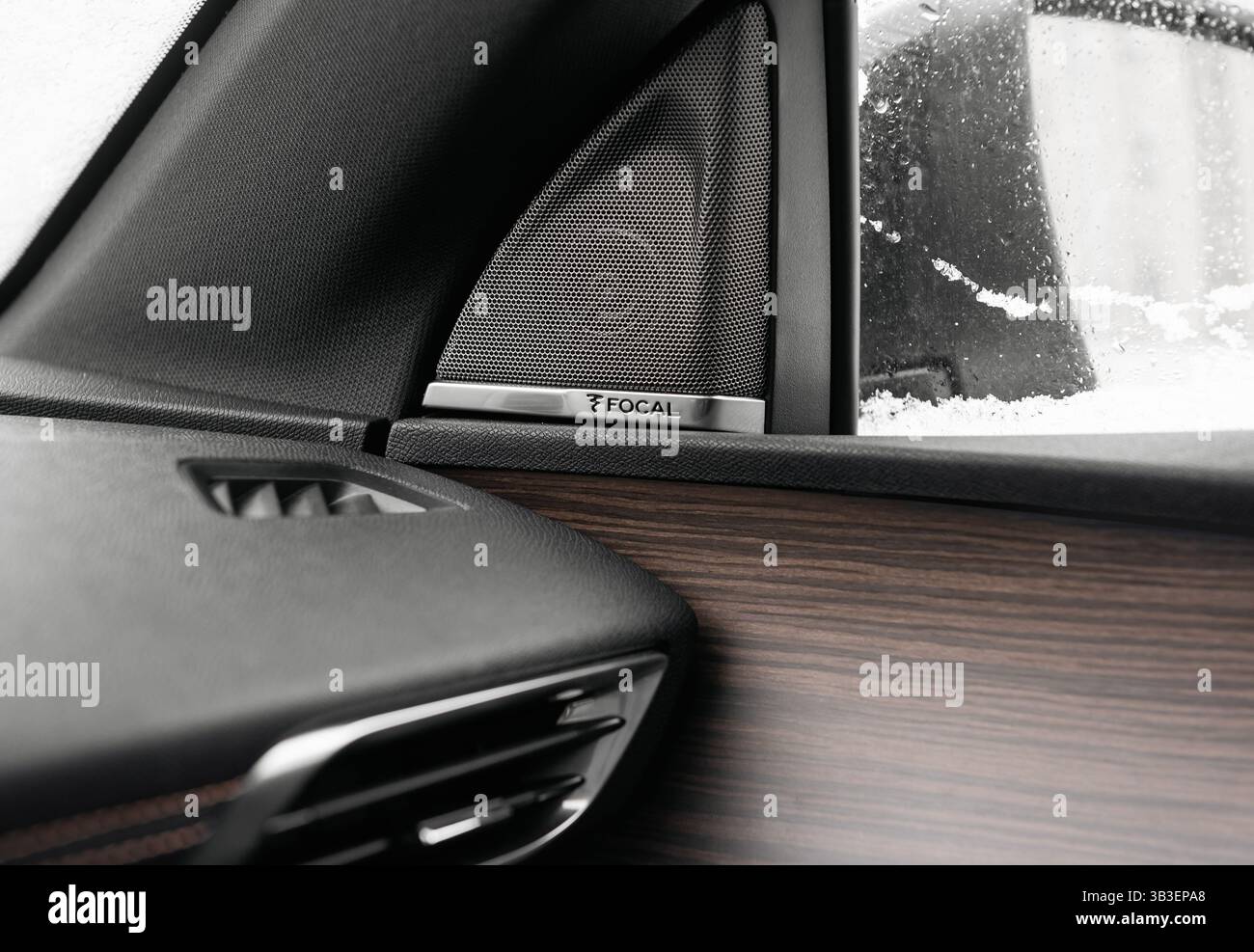 Cockpit door hi-res stock photography and images - Alamy