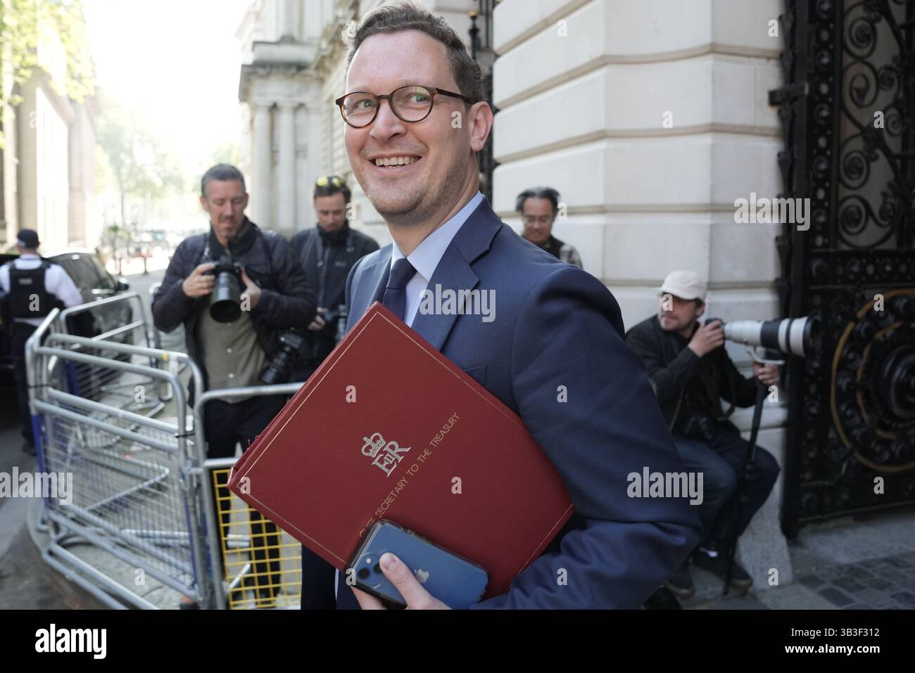 Chief Secretary Darren Jones arrives in Downing Street, London, for a ...