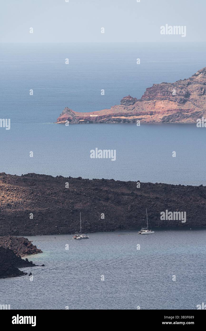 Volcano in santorini hi-res stock photography and images - Alamy