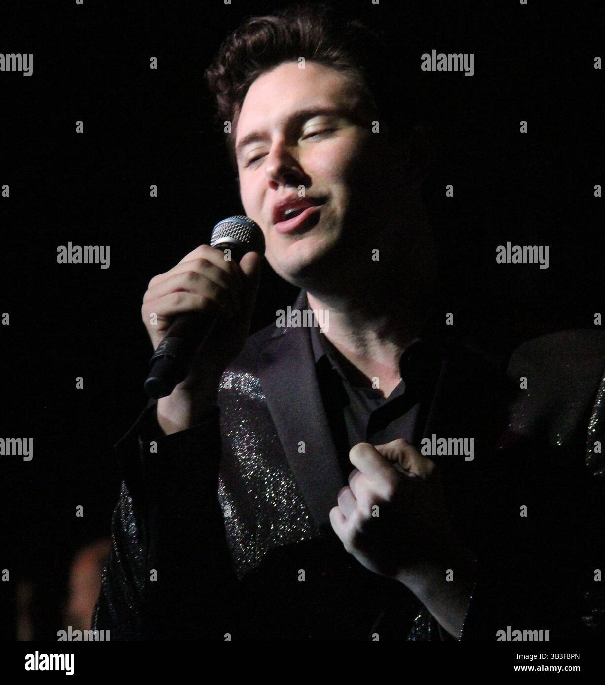 A new show at Cleopatra's Barge in Caesars Place called The Cocktail ...