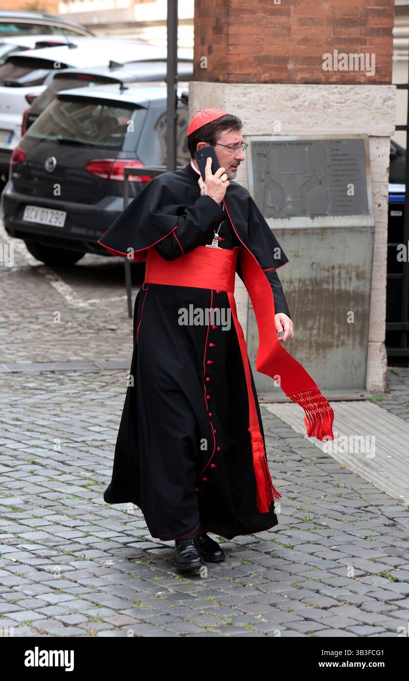 Kardinal JosÃ Cobo Cano, Metropolitan-Erzbischof von Madrid, kommt ...