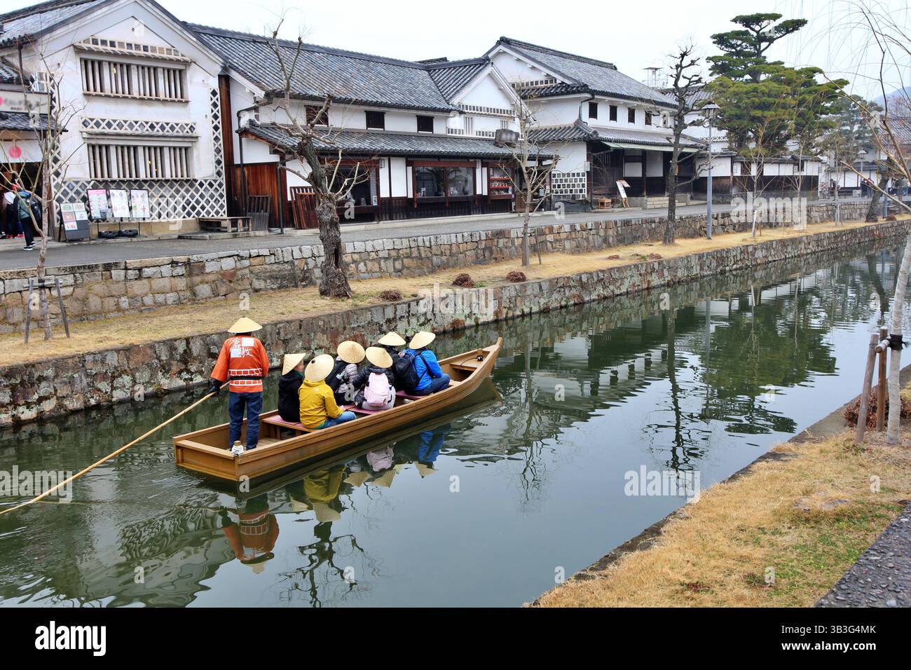 Traditional boat in Kurashiki Bikan Historical Quarter (old town) in ...