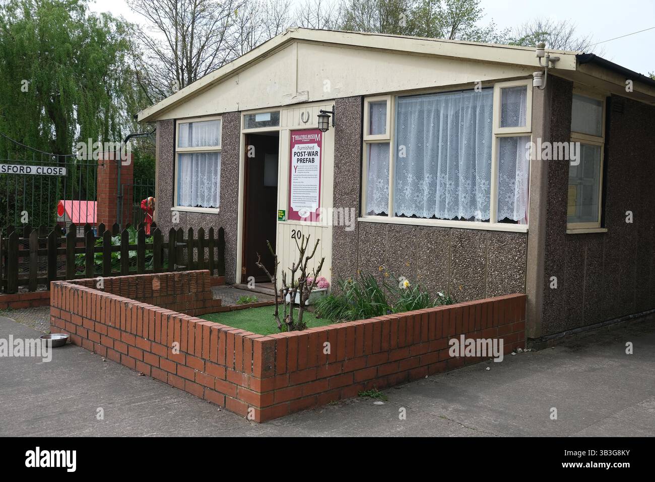 Post second world war prefabricated bungalow house Stock Photo - Alamy