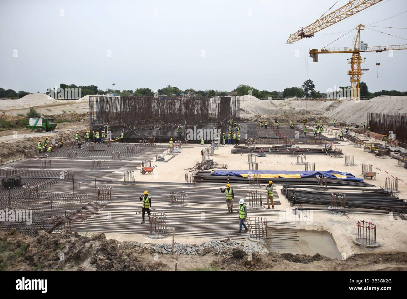 (250429) -- RAJSHAHI, April 29, 2025 (Xinhua) -- This photo taken on ...