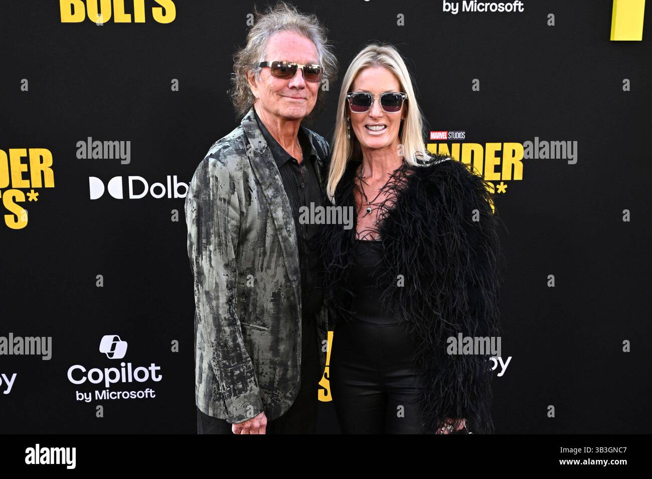Mickey Thomas mit Ehefrau Rachel Thomas bei der Weltpremiere des Kinofilms Thunderbolts im Dolby ...