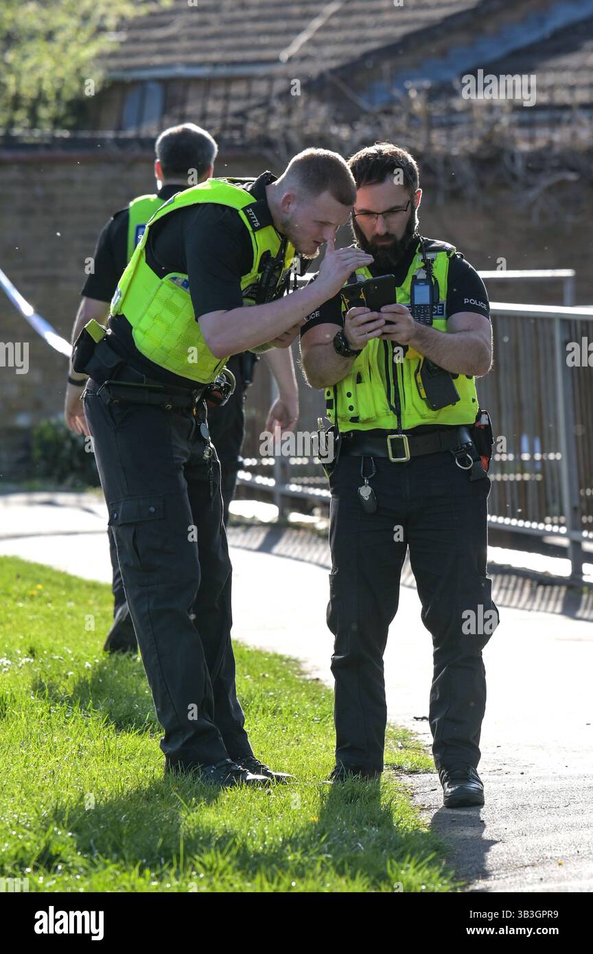 Arden Road, Rednal 28th April 2025. - West Midlands Police closed Arden ...