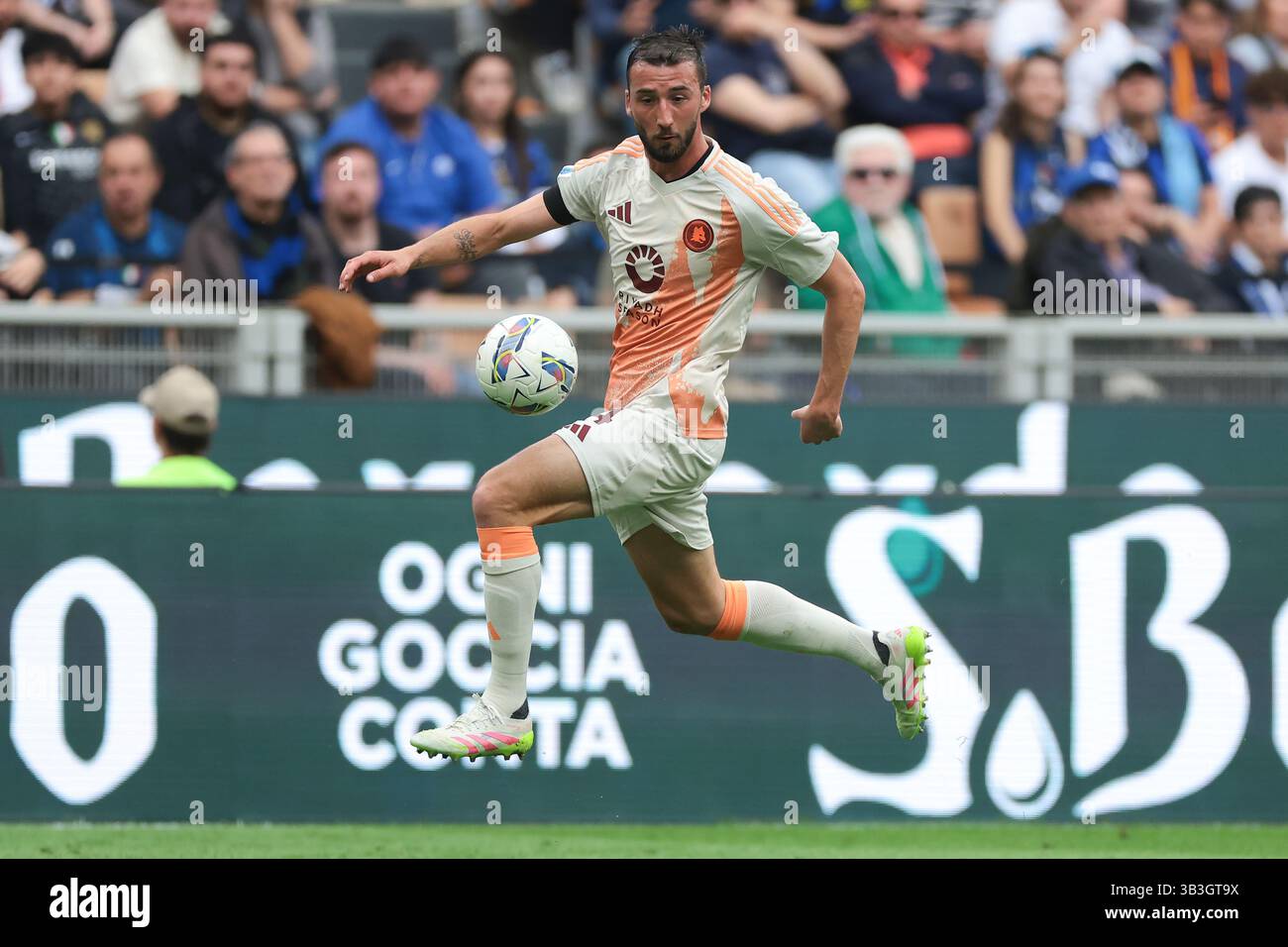 Milan, Italy, 27th April 2025. Bryan Cristante of AS Roma during the ...