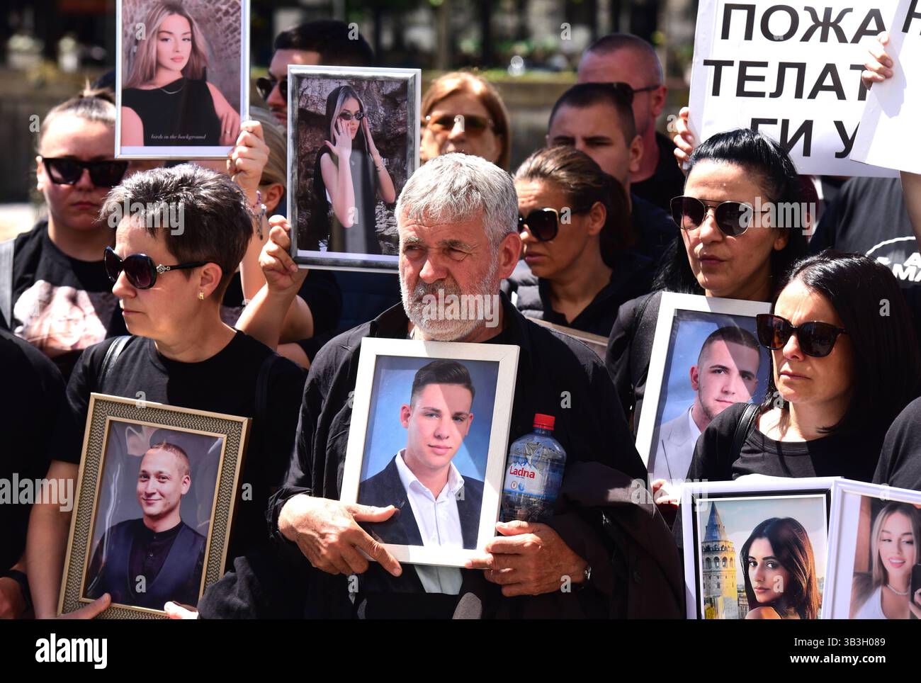 Parents and relatives of the the Kocani nightclub fire victims hold ...