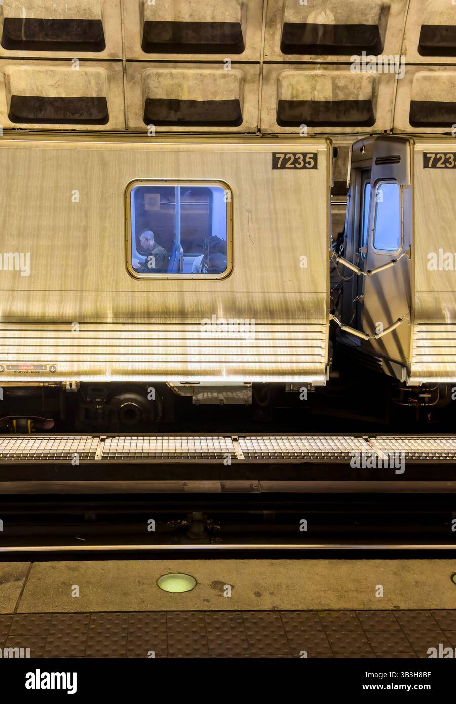 A subway train in the station Stock Photo - Alamy
