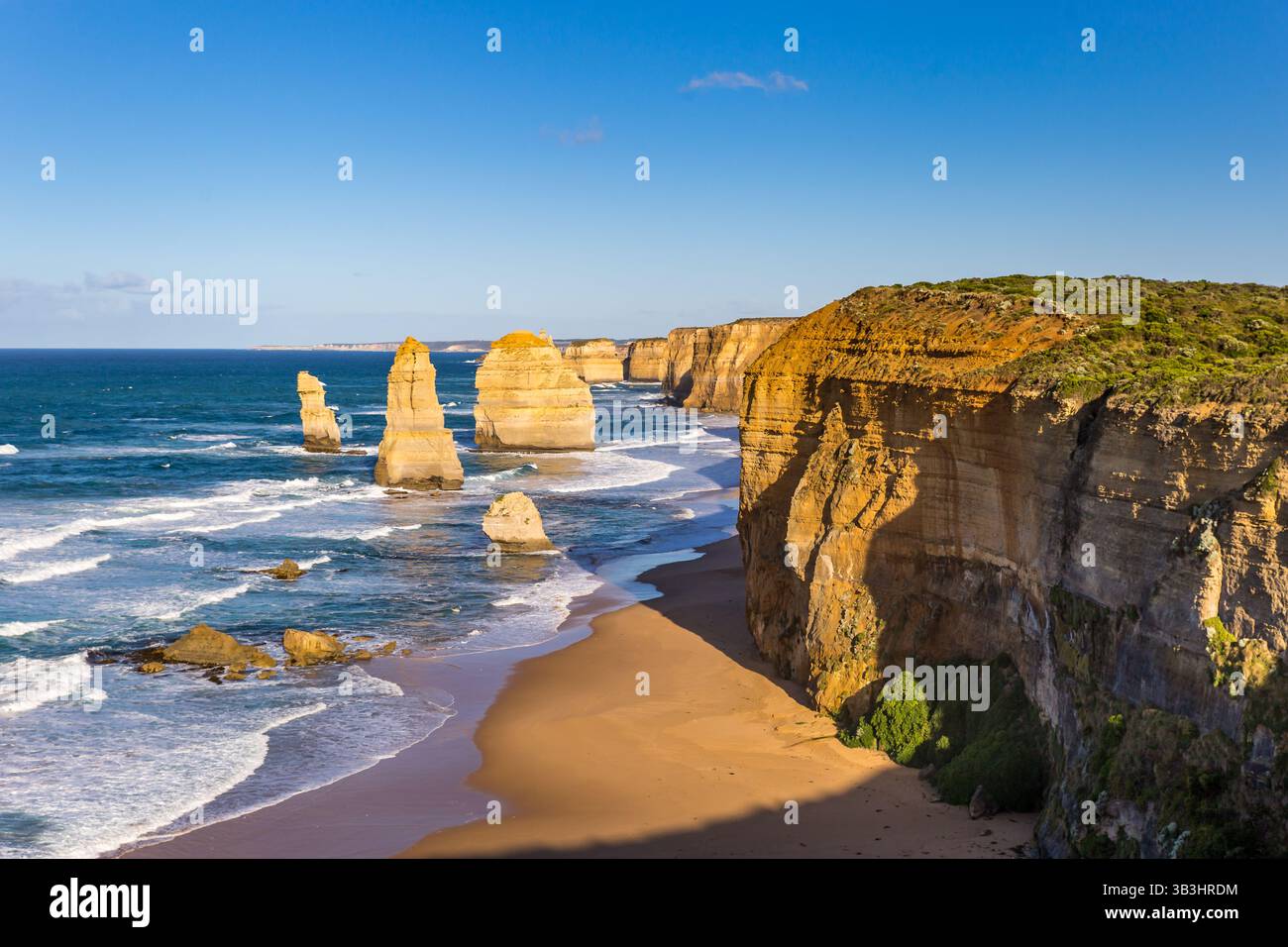 Stunning rocky formations at the Twelve Apostles rise from the ocean ...