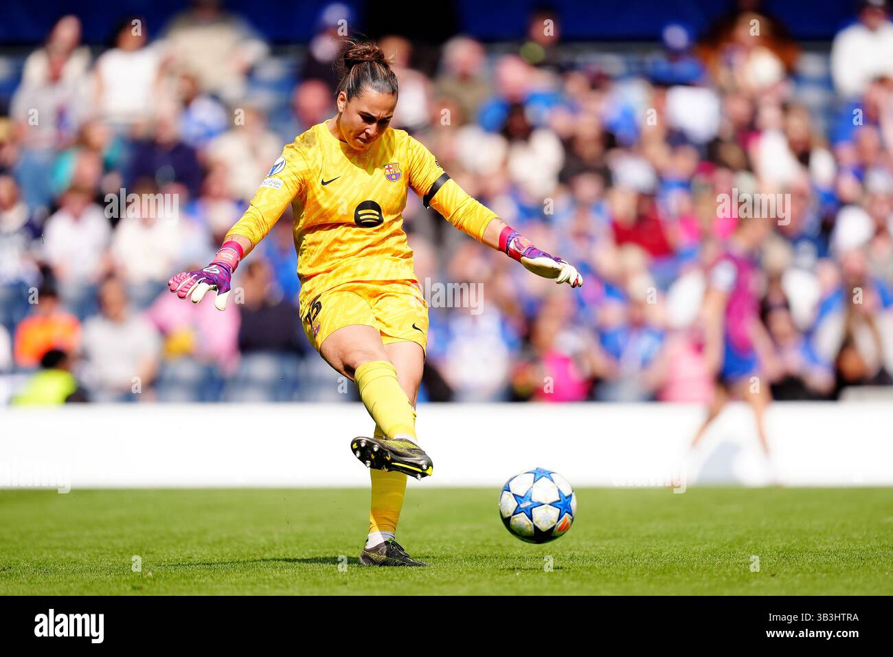 Barcelona goalkeeper Catalina Coll during the UEFA Women's Champions ...