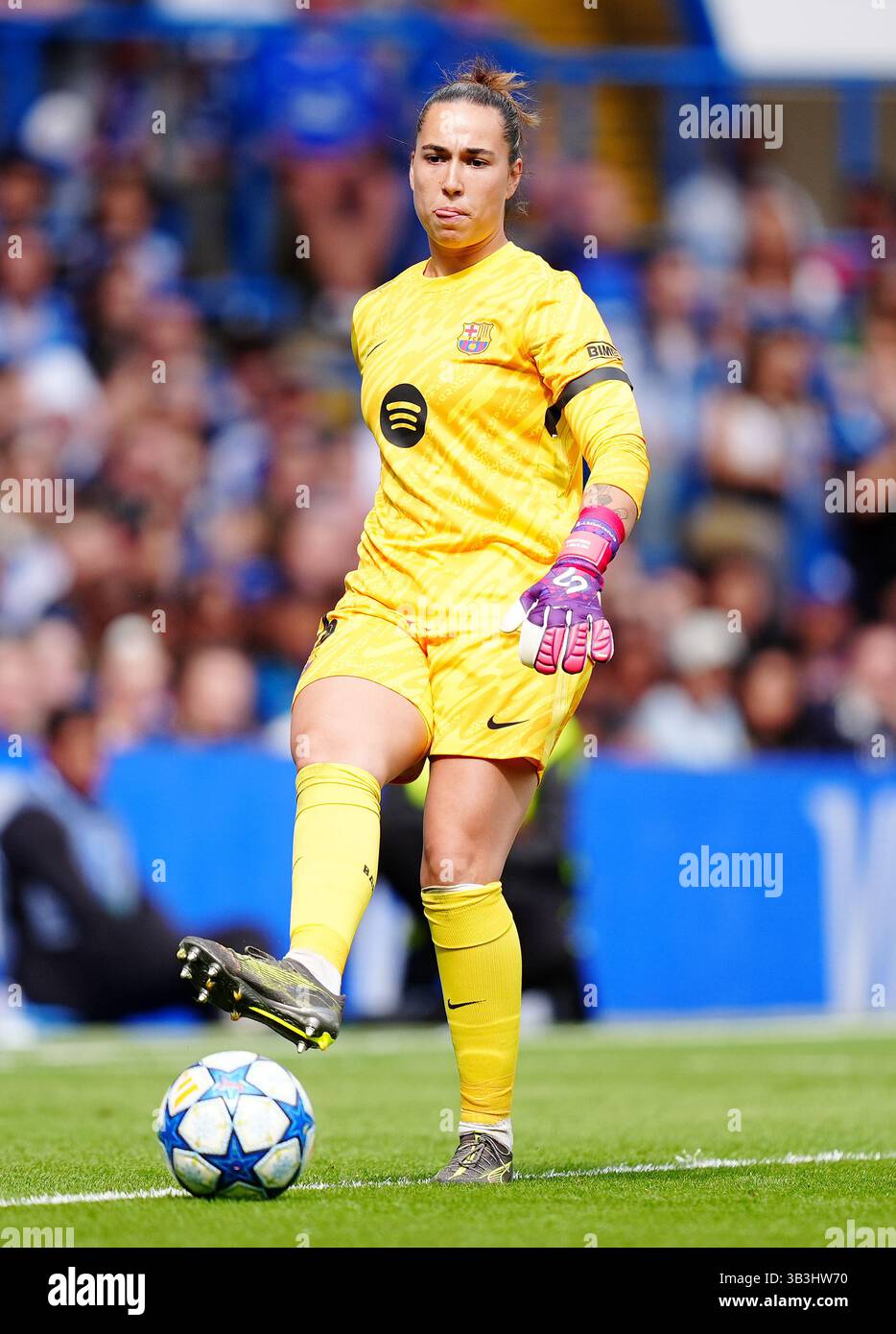 Barcelona goalkeeper Catalina Coll during the UEFA Women's Champions ...