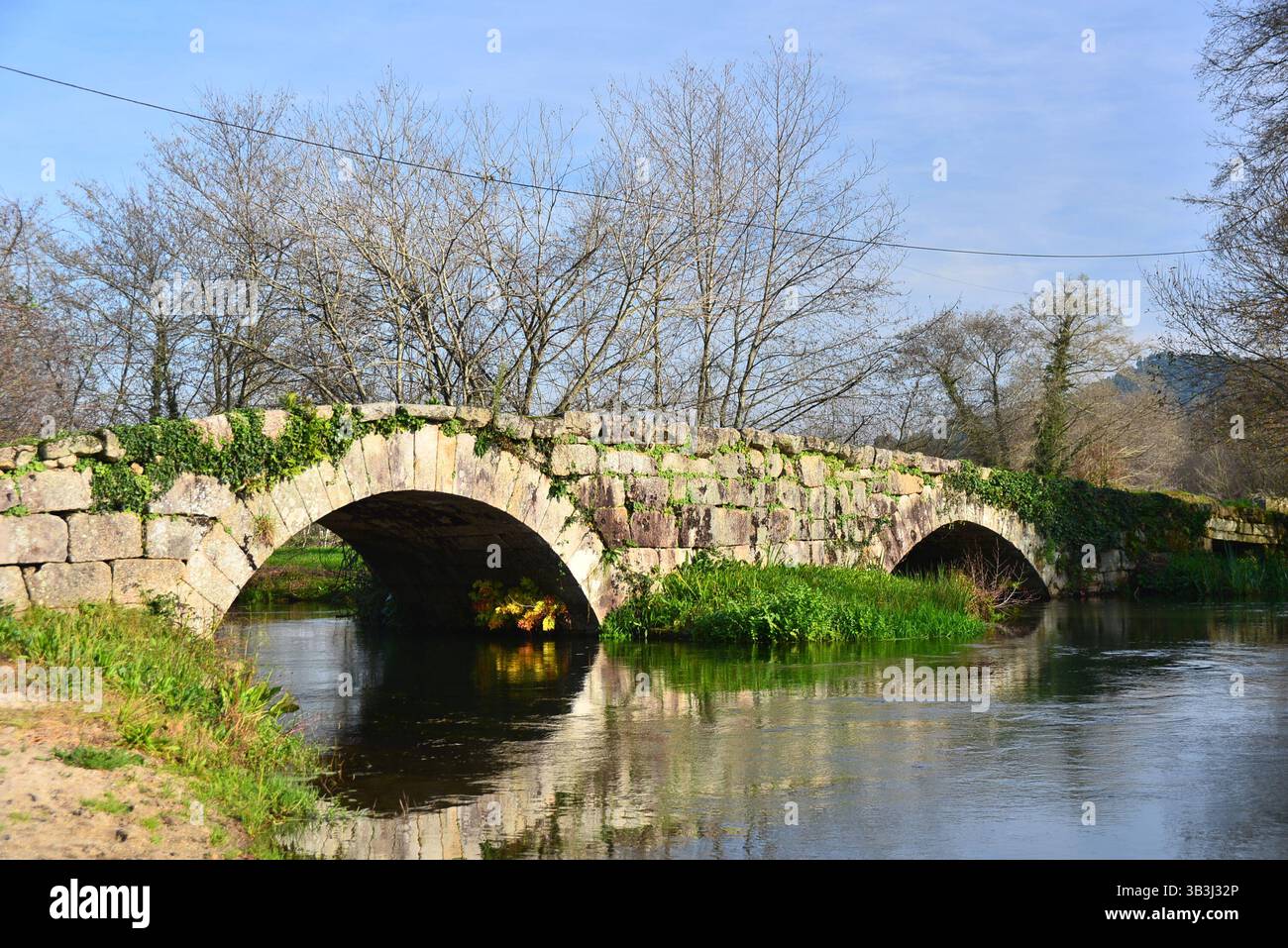 Ponte das Tabuas: Old bridge with Romanesque reminiscences on the ...
