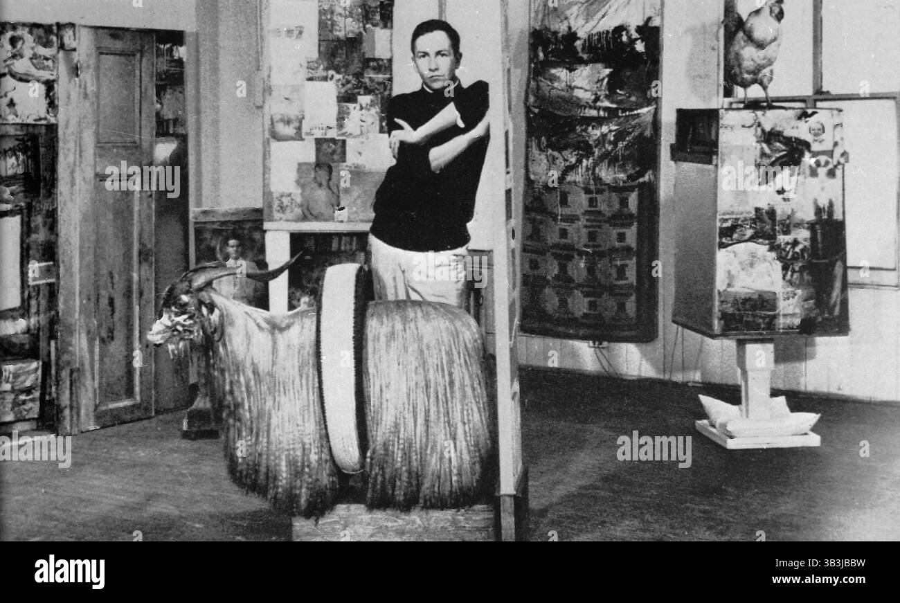 American painter and graphic artist Robert Rauschenberg, 1950s Stock ...