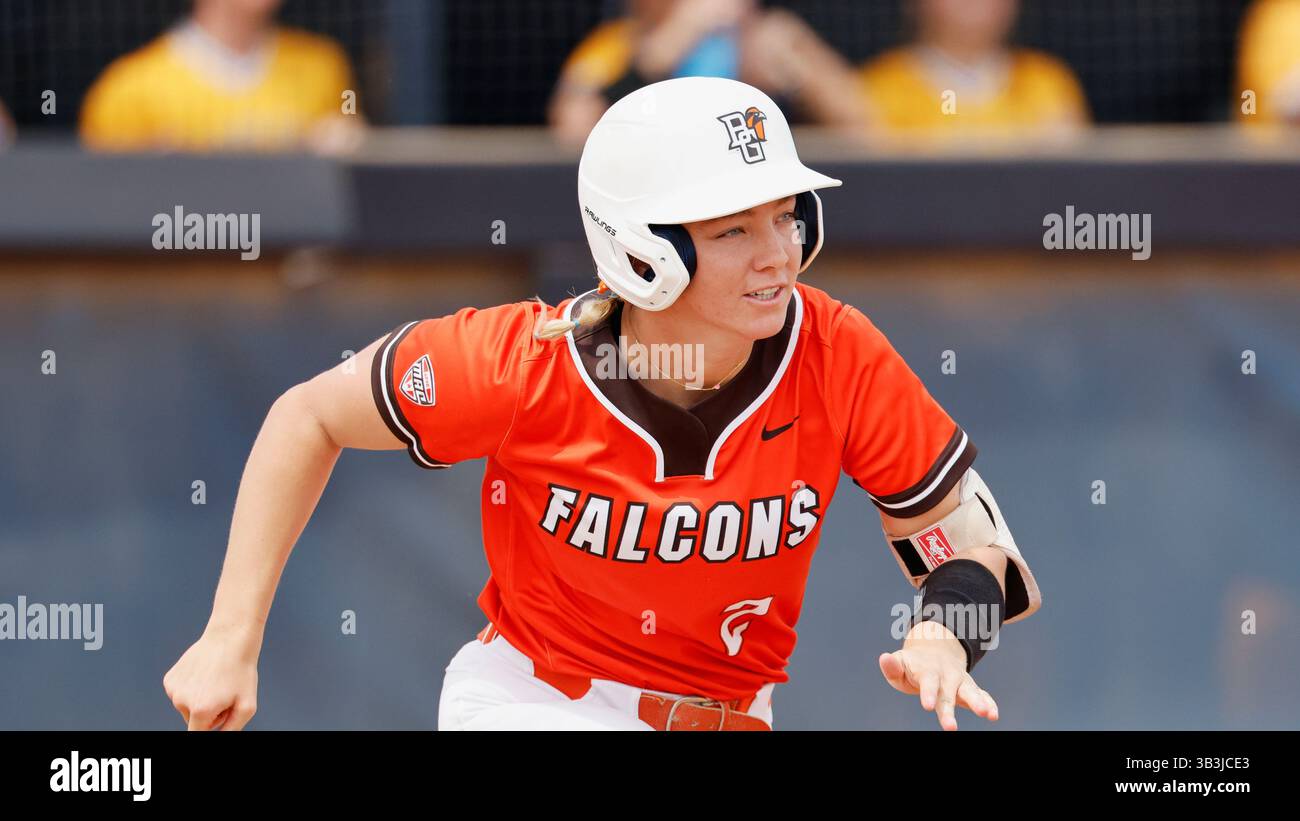 Bowling Green shortstop Hannah Hunt (2) runs the bases against the ...