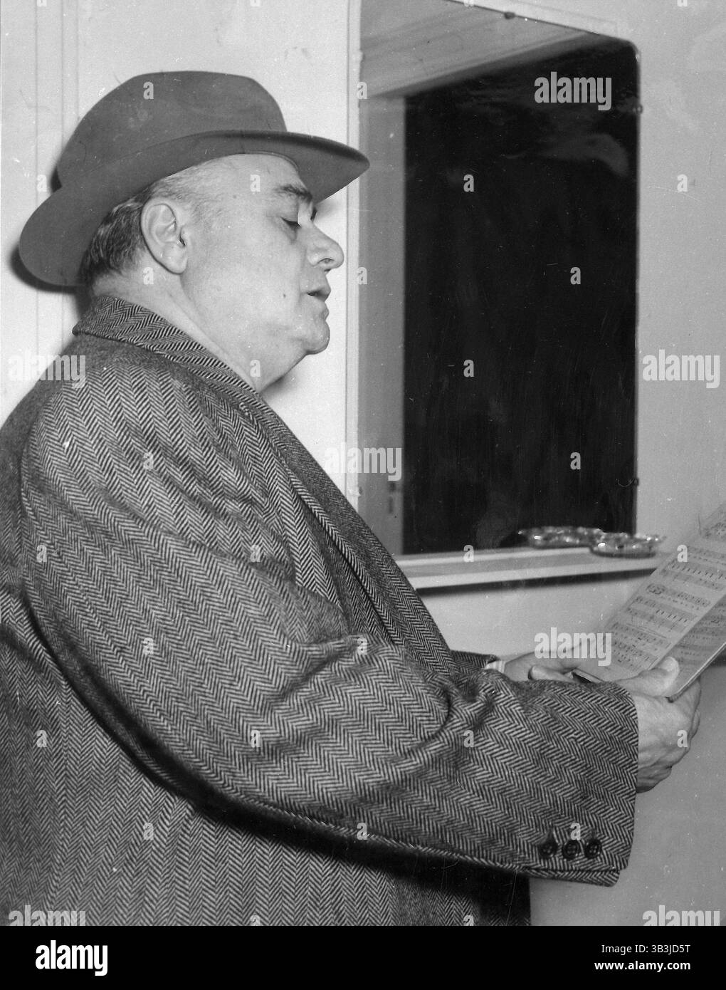 Italian opera singer Beniamino Gigli, 1940s Stock Photo - Alamy