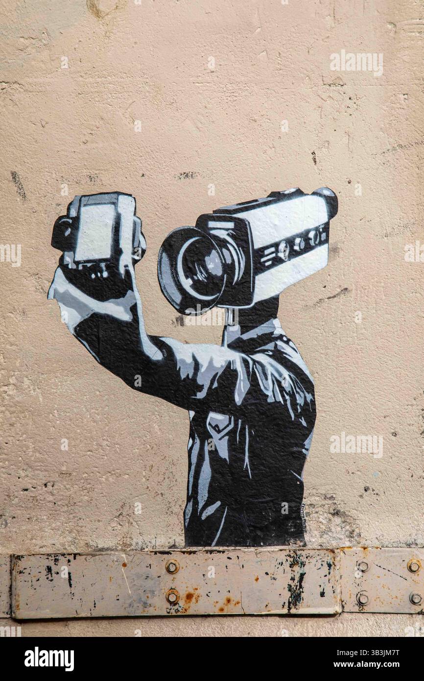 Street art selfie hi-res stock photography and images - Alamy