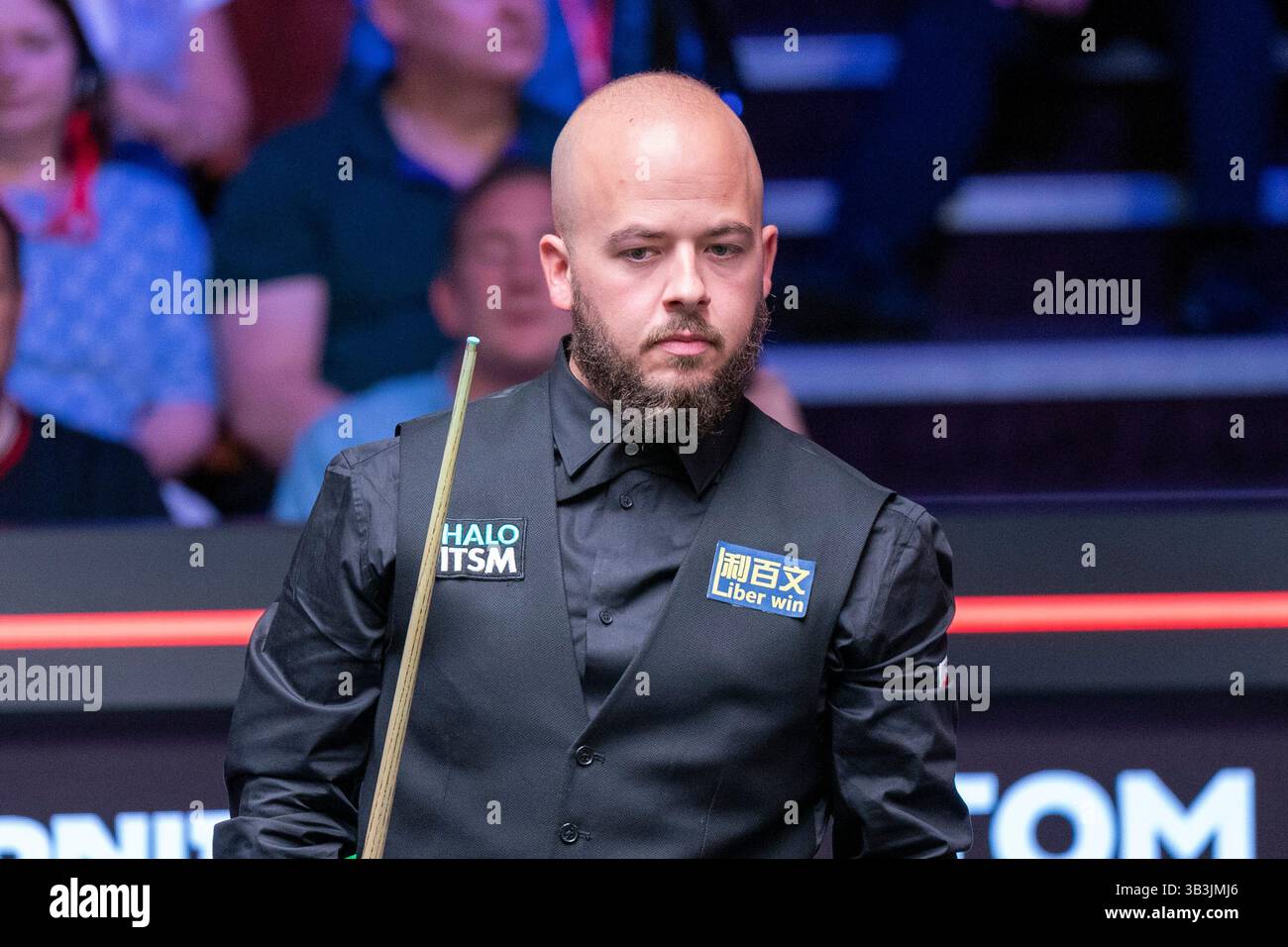 Sheffield, UK. 29th Apr, 2025. Luca Brecel during the 2025 Halo World ...