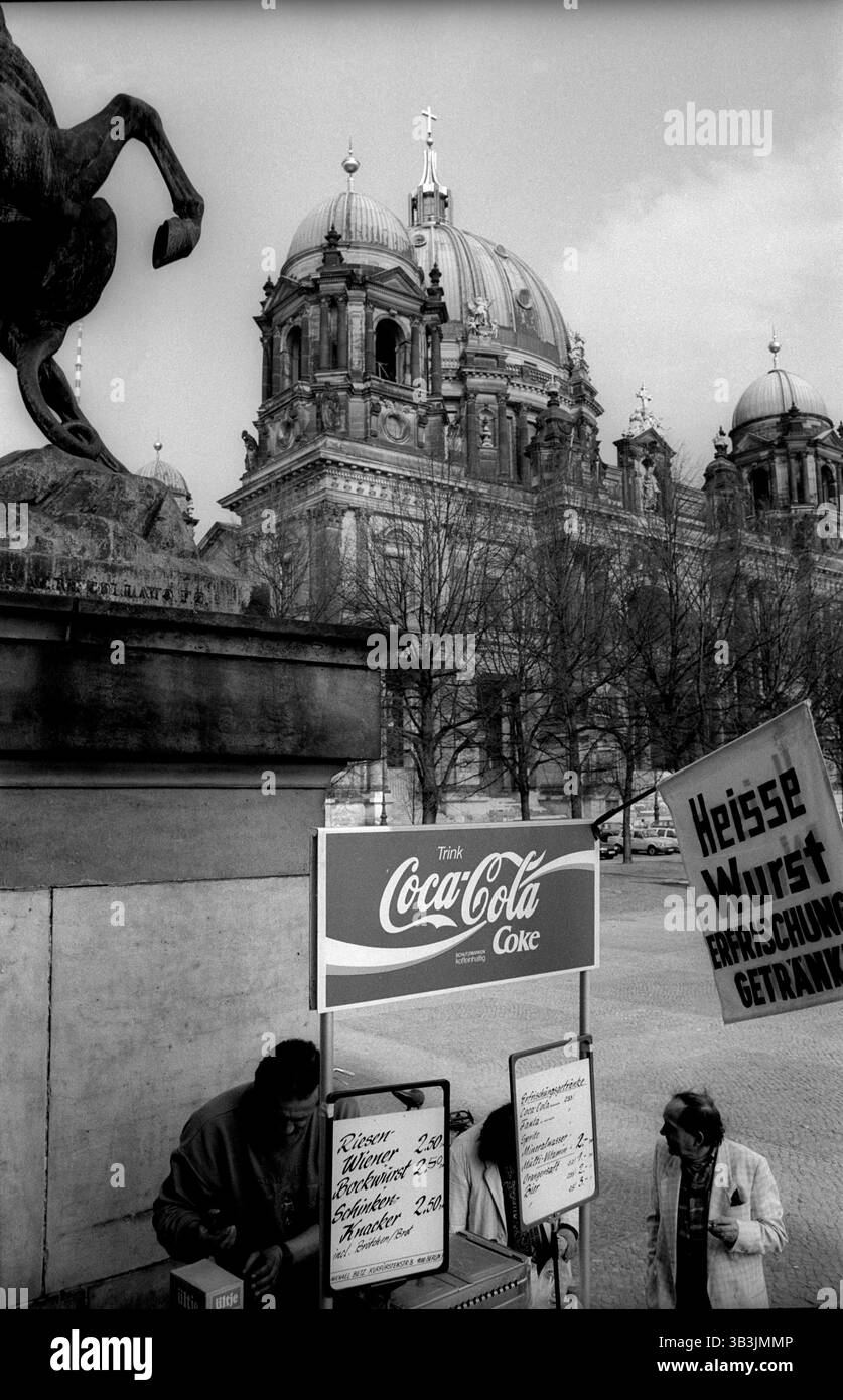 Kultur uns Kommerz Deutschland, Berlin, 05.04.1992, Heiße Wurst und ...