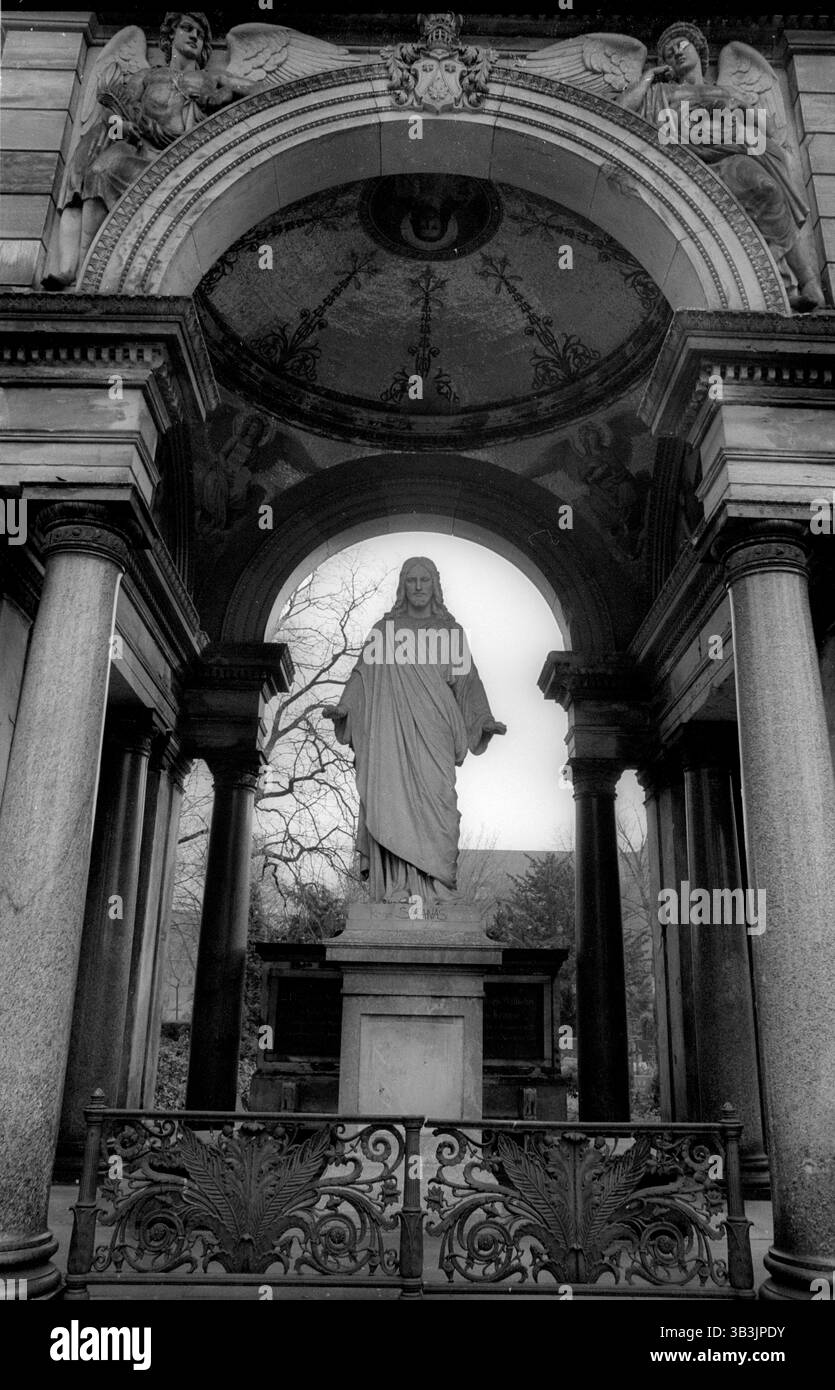 Jesus Christus Deutschland, Berlin, 04.04.1992, Friedhof in Kreuzberg ...