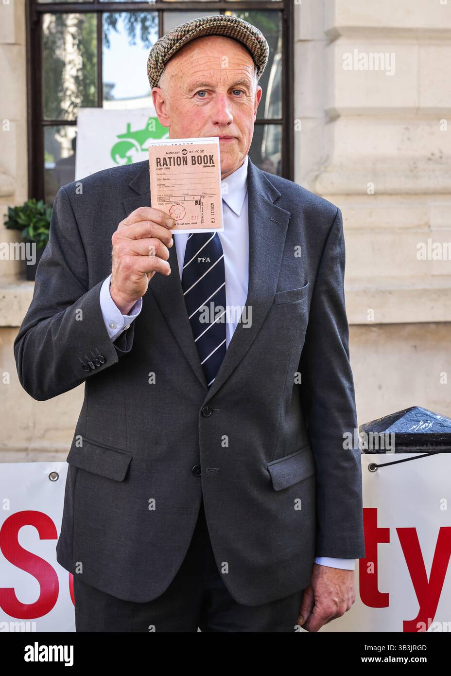 London, UK. 29th Apr, 2025. William Taylor from Farmers for Action (FFA ...