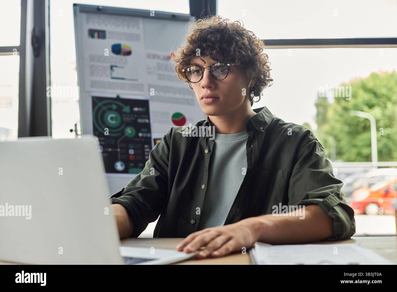 Inspiring work setting hi-res stock photography and images - Alamy