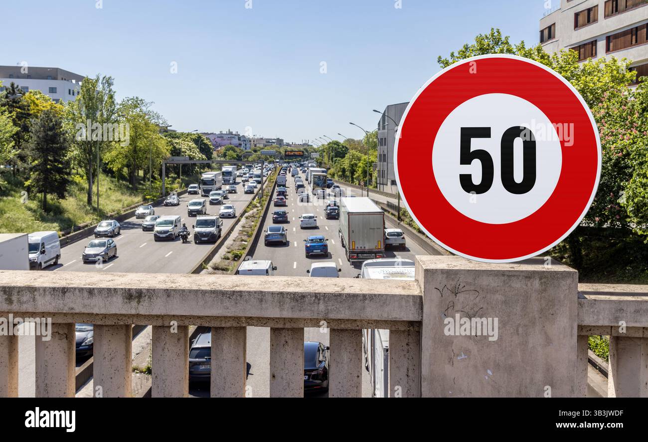 speed on the Paris ring road which increases to 50 kilometers per hour ...