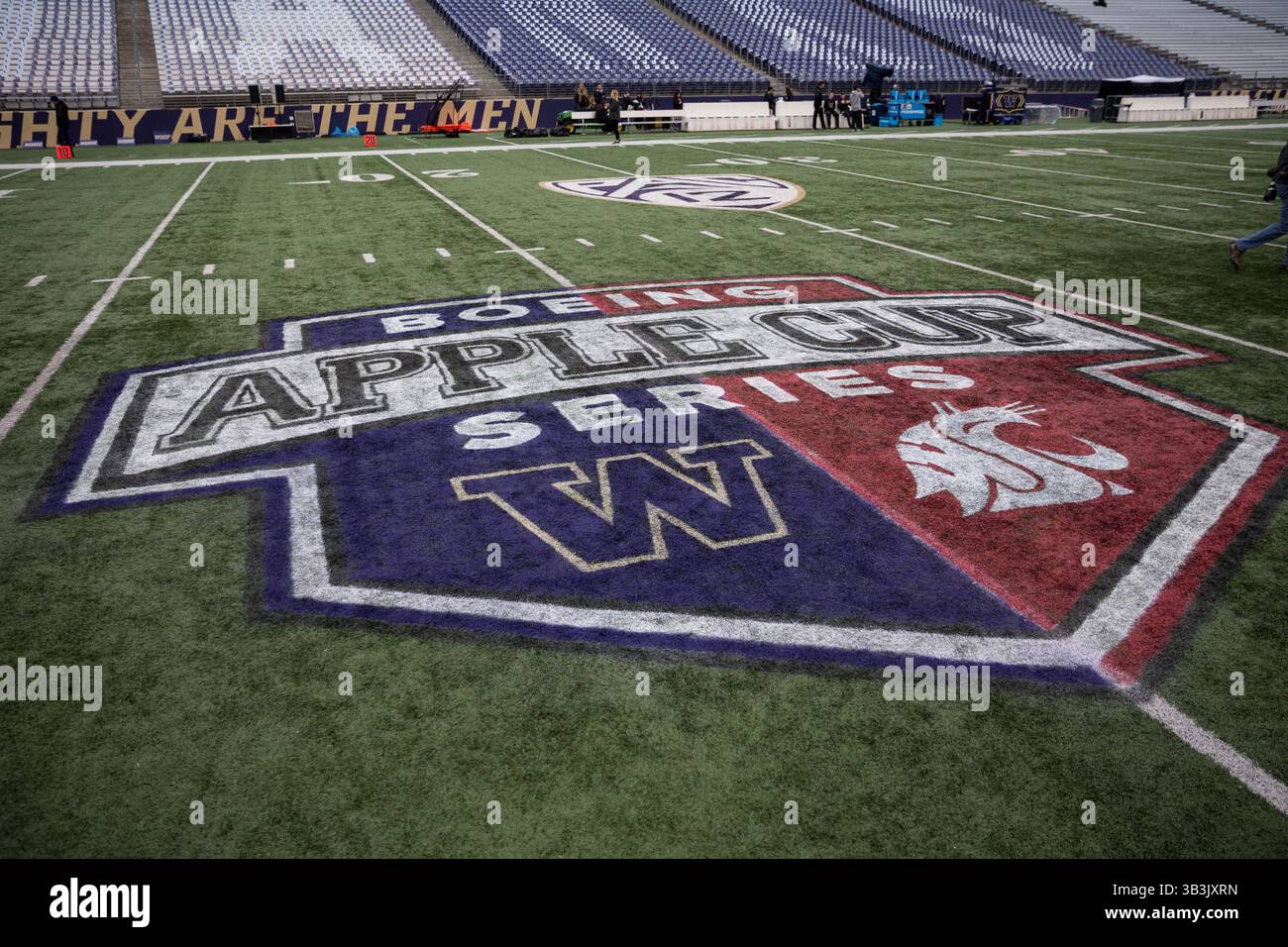 Apple logo painted hi-res stock photography and images - Alamy