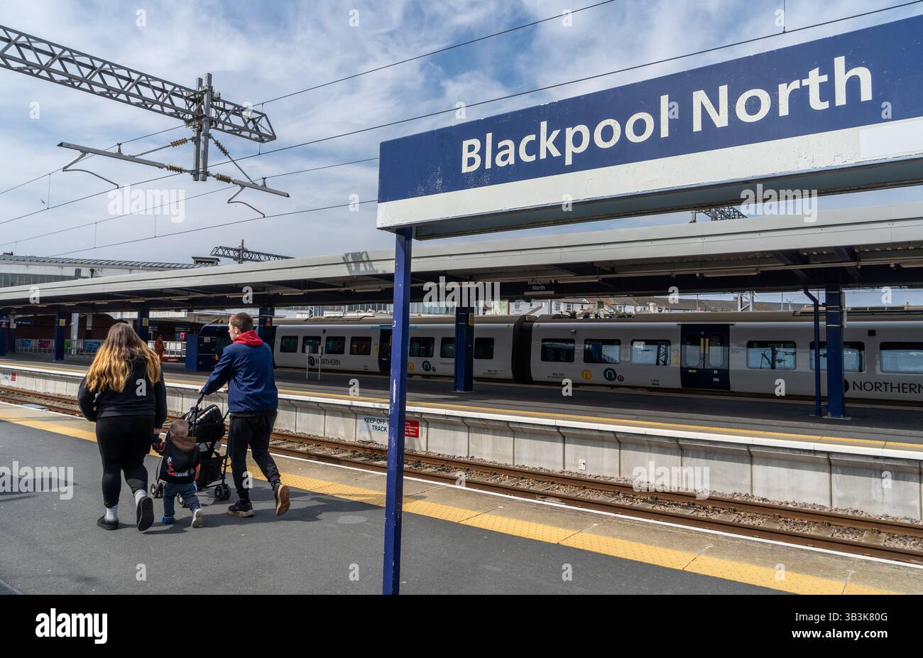 Passengers at Blackpool North train station, Blackpool, Lancashire,England,UK Stock Photo - Alamy