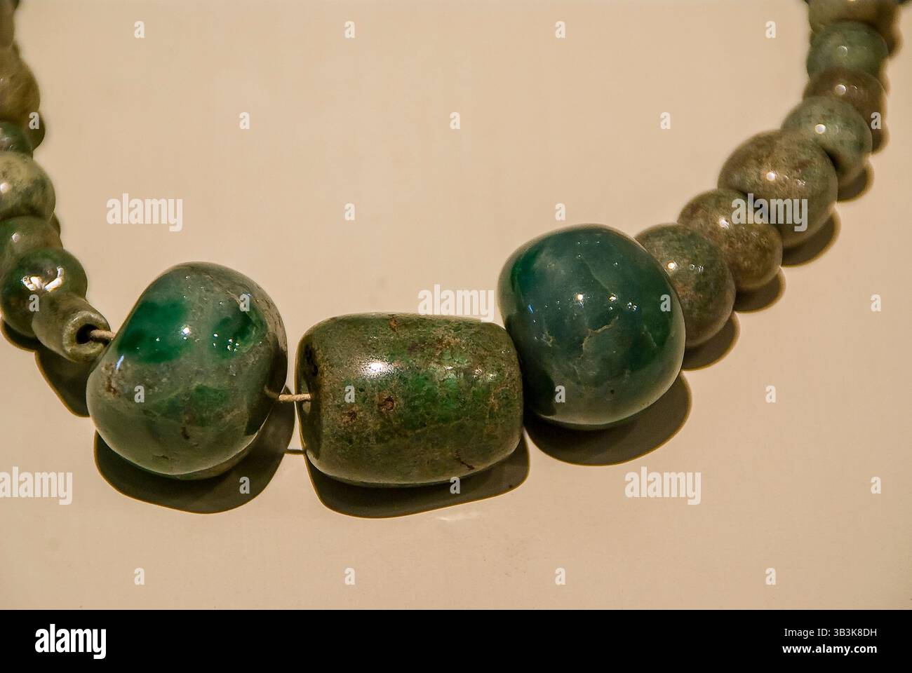 Jade jewelry from the santa ana area hi-res stock photography and ...