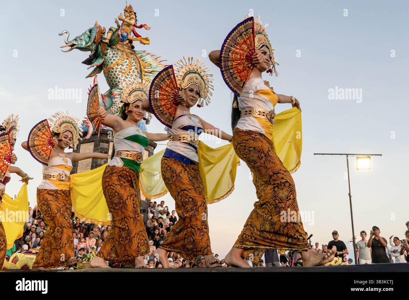Bali, Indonesia. 29th Apr, 2025. Artists perform the traditional ...