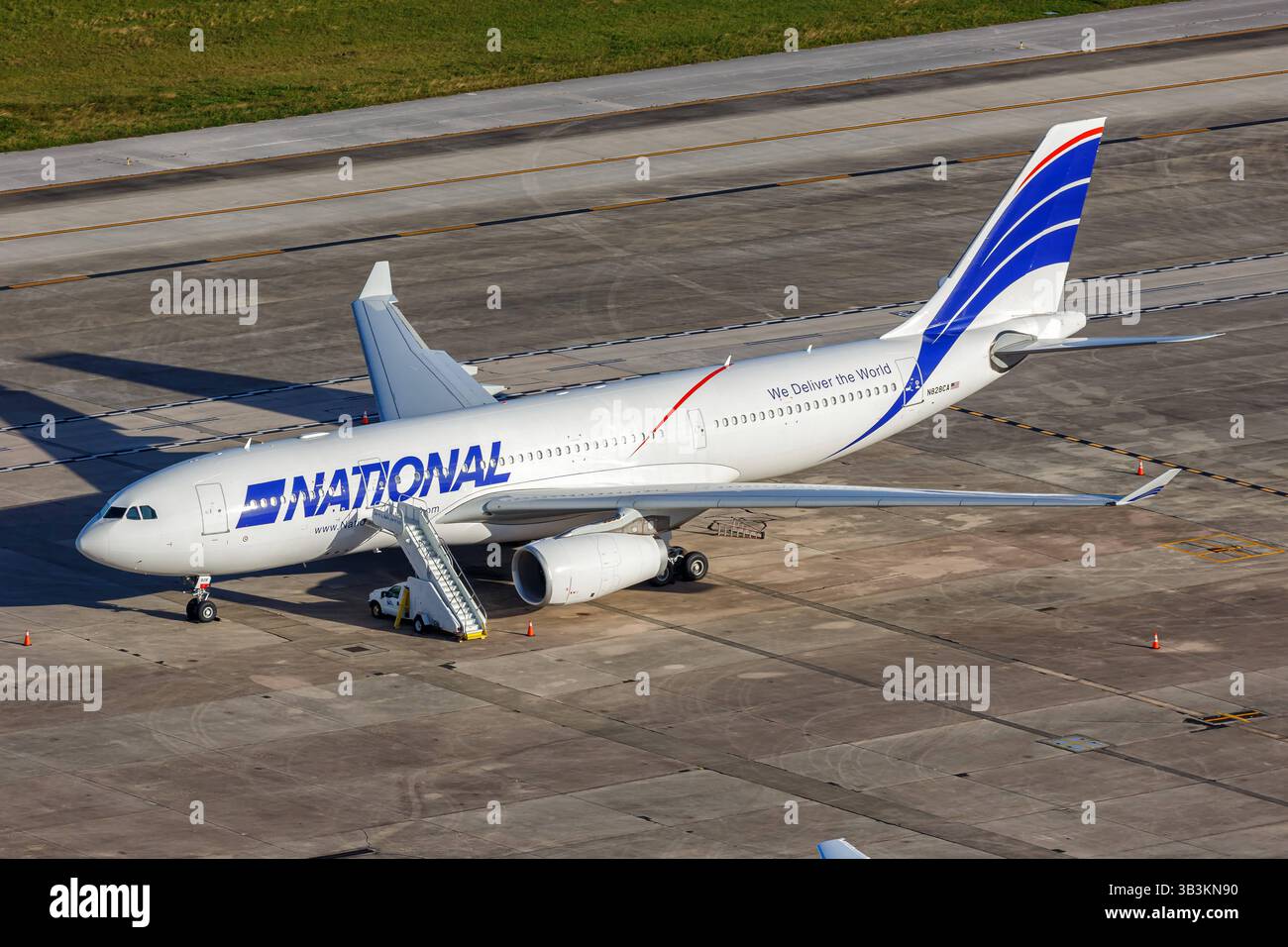 Luftbild National Airlines Airbus A330-200 Flugzeug Flughafen Orlando ...