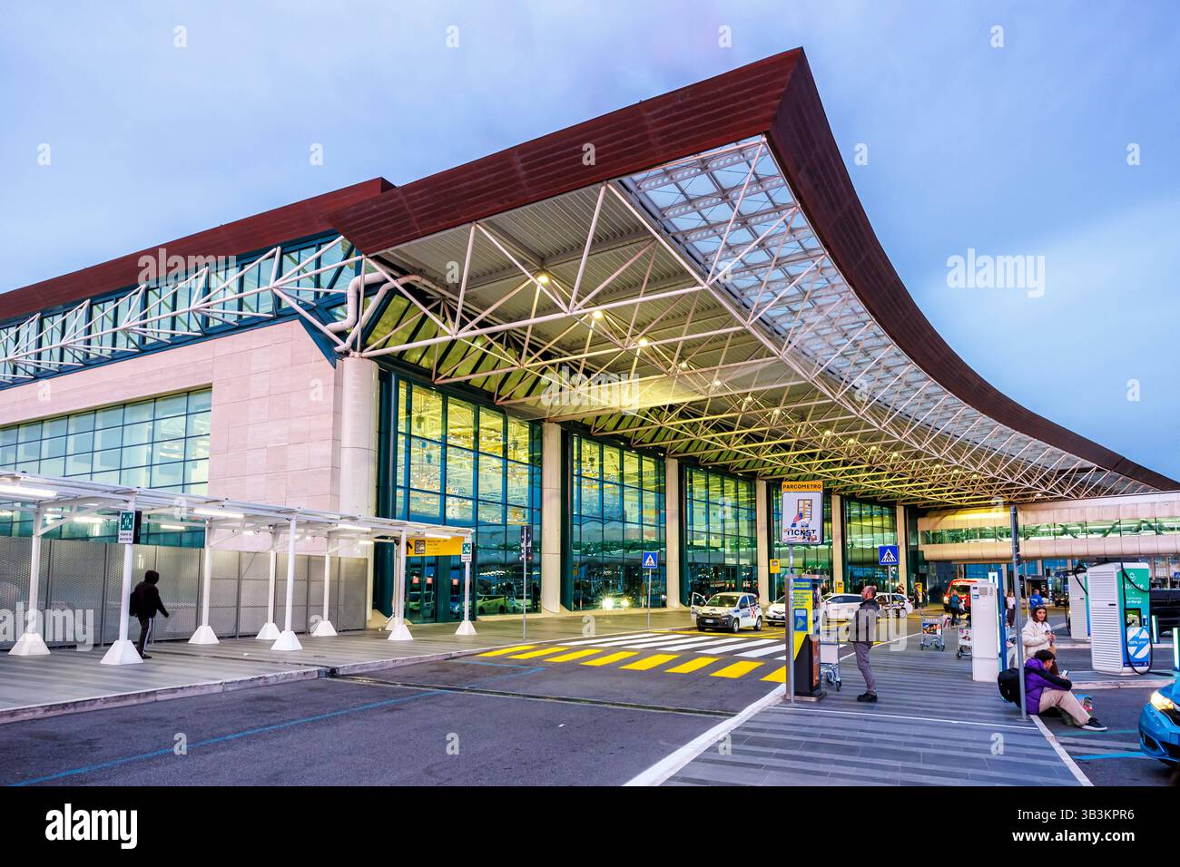 Flughafen Fiumicino International Airport Terminal 1 in Rom, Italien ...