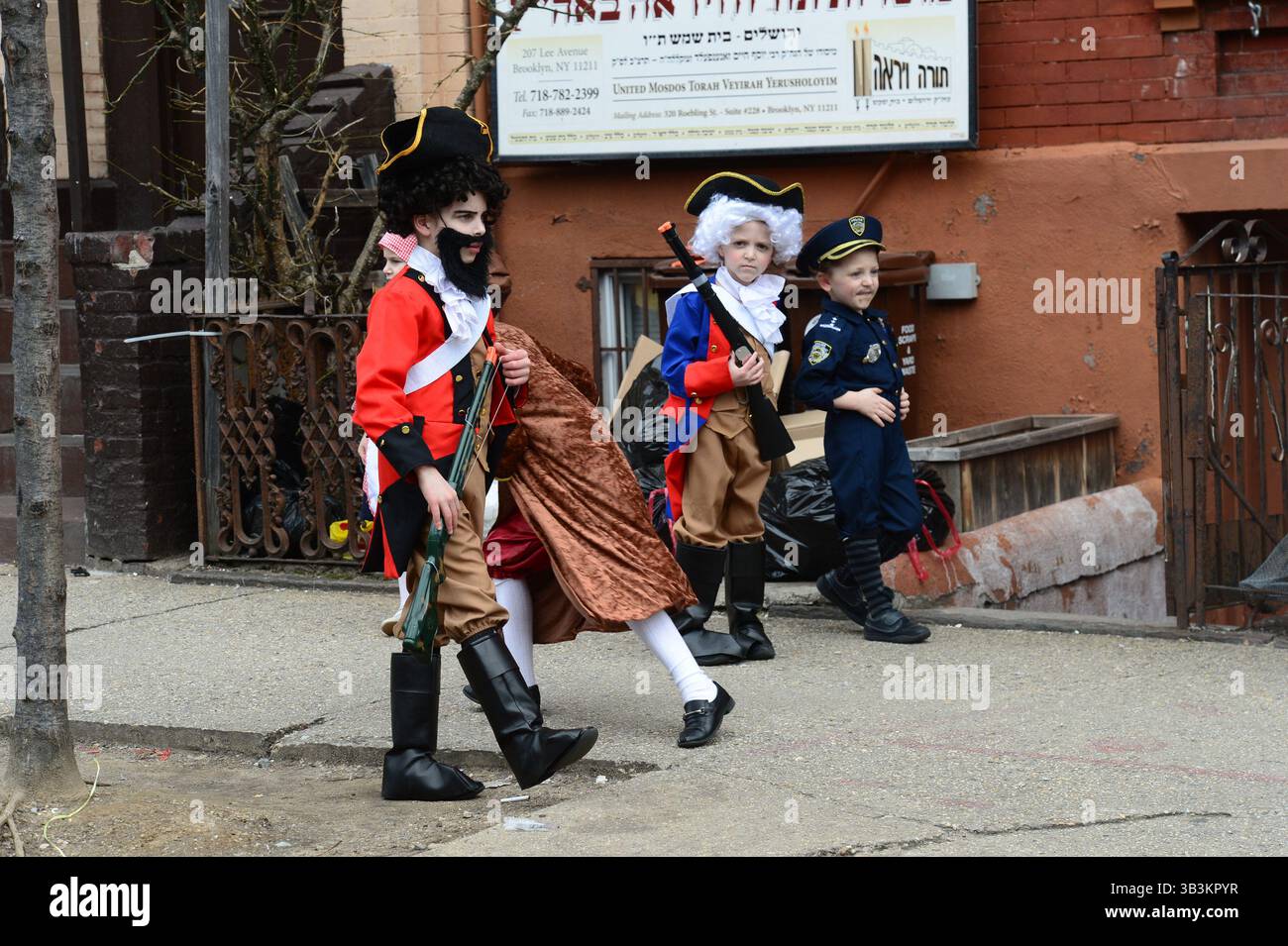Costumes of jews 1 hi-res stock photography and images - Alamy