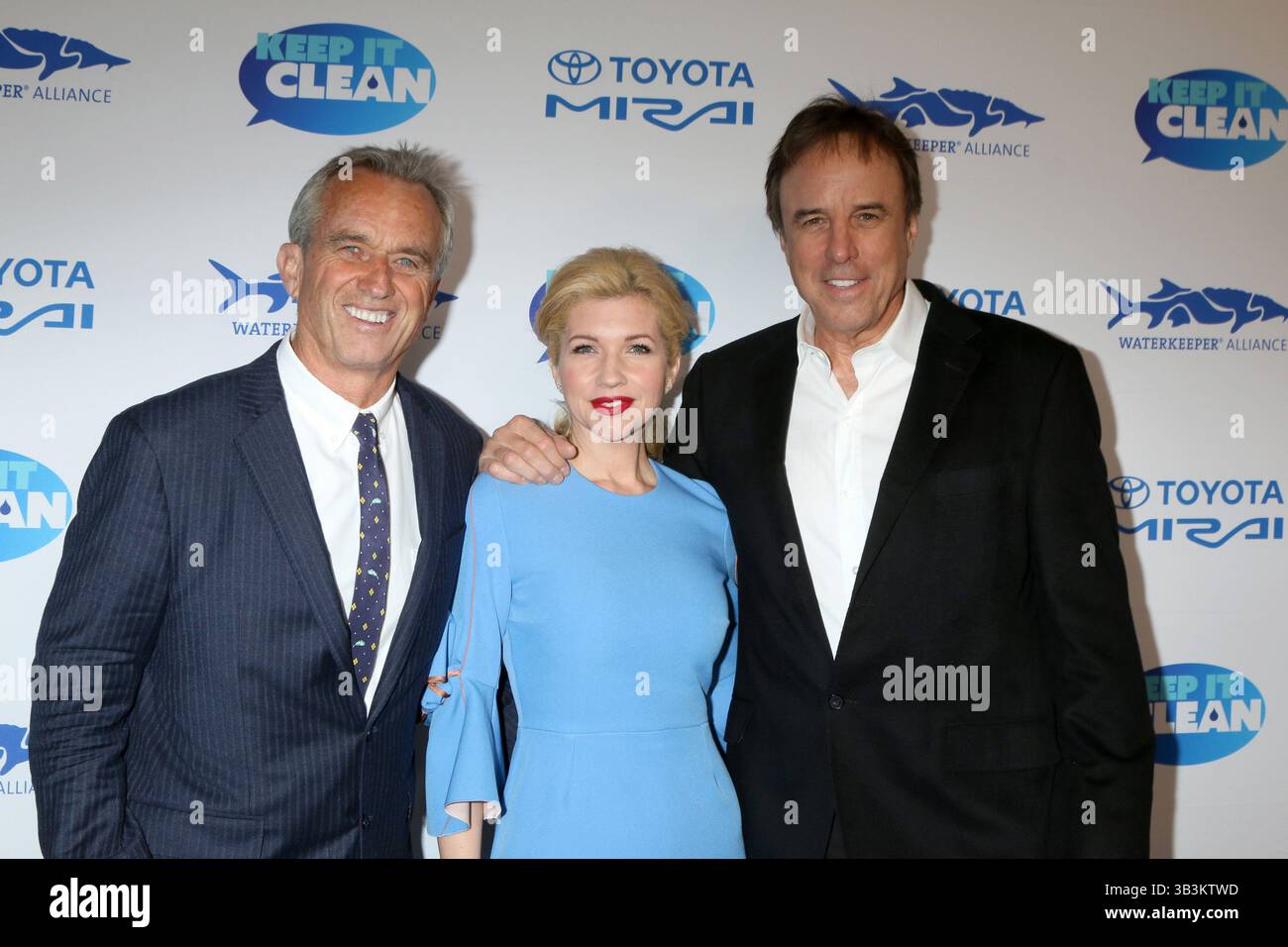 Robert f kennedy jr susan yeagley kevin nealon hi-res stock photography ...
