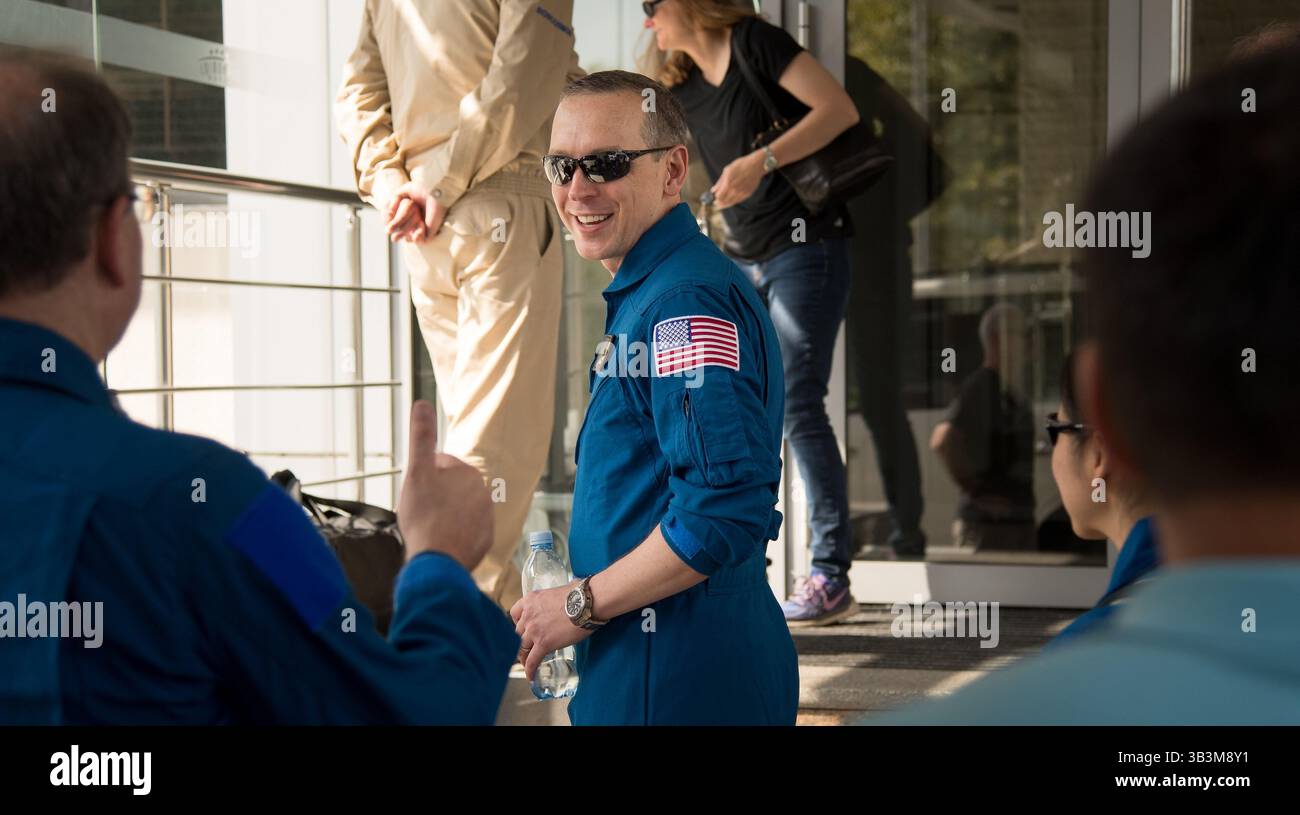 Astronauts from international space hi-res stock photography and images ...