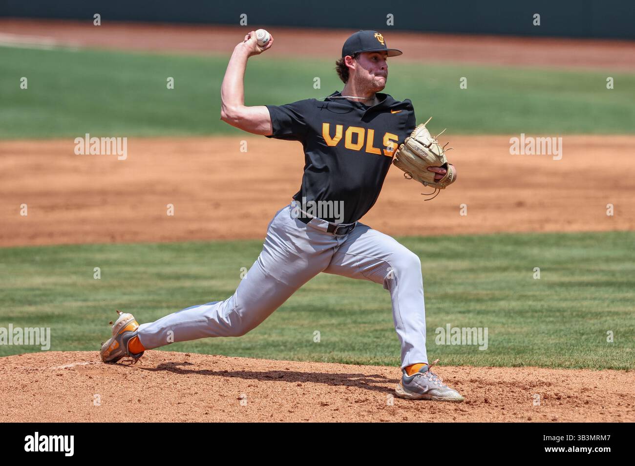 Baton Rouge, LA, USA. 27th Apr, 2025. Tennessee starting pitcher AJ ...