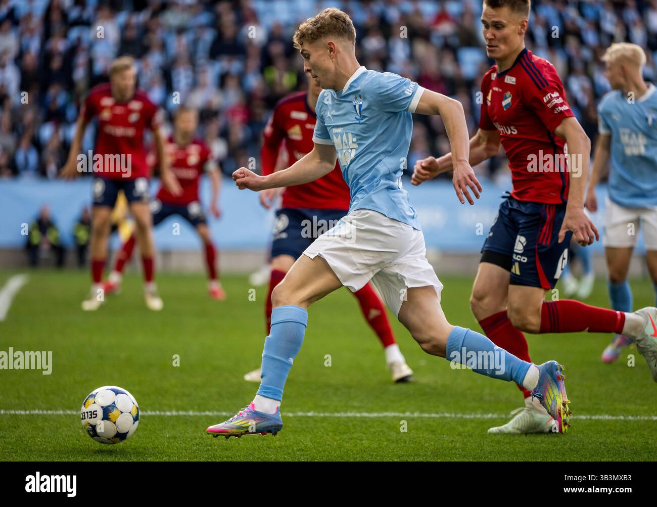 250429 Malmö FFs Hugo Bolin under fotbollsmatchen i Allsvenskan mellan ...