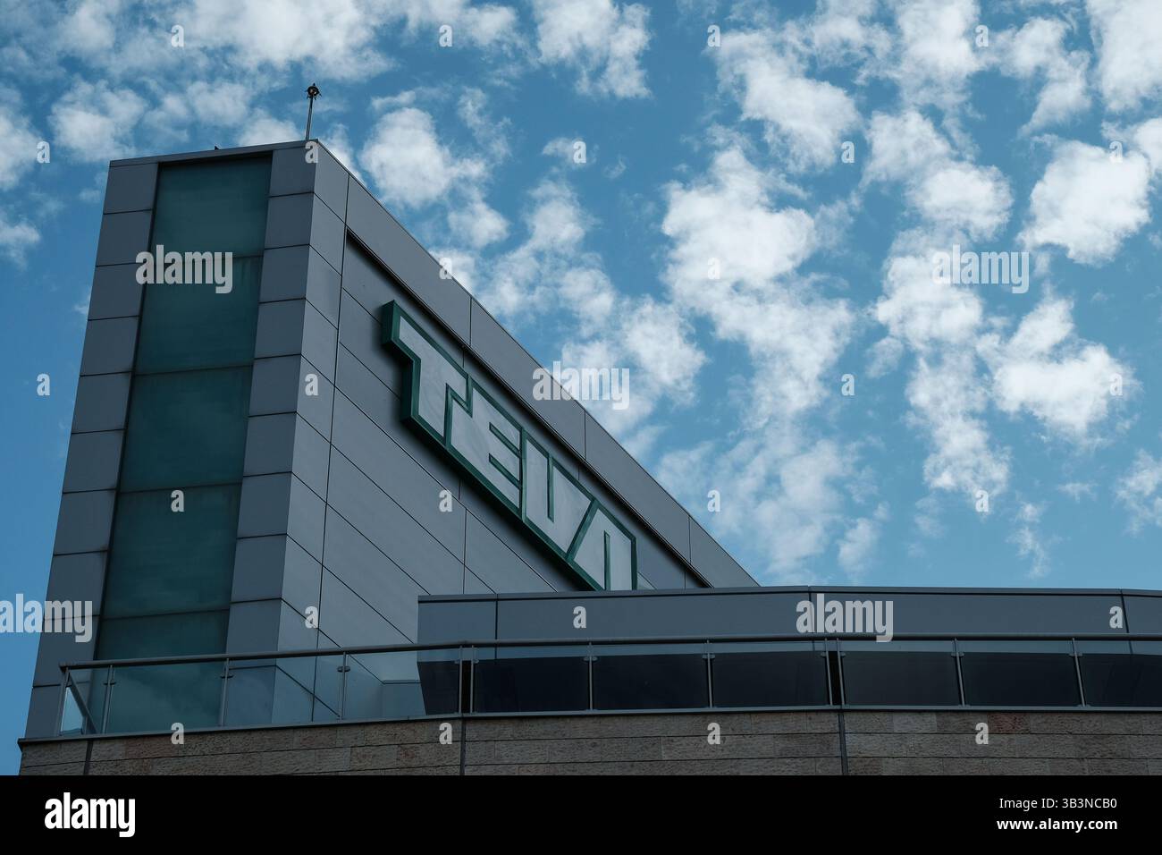 Teva pharmaceuticals hi-res stock photography and images - Alamy